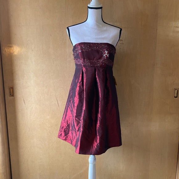 Moonlight | Dresses | Nwt Sz 6 Moonlight Pretty Me Prom Iridescent Red ...